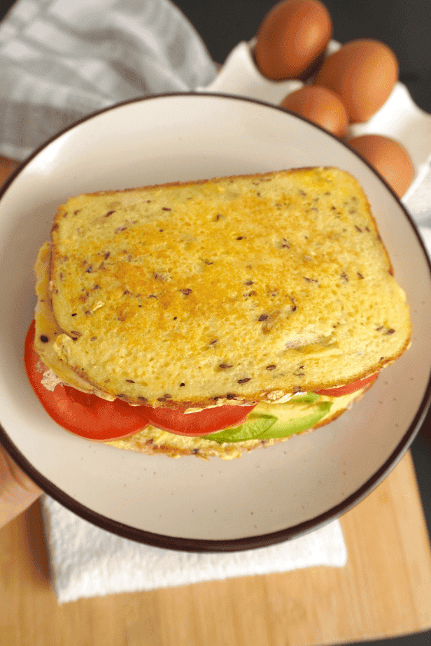 Sándwich de Pan Integral Relleno de Huevo, Palta y Tomate - COCINA CON ...